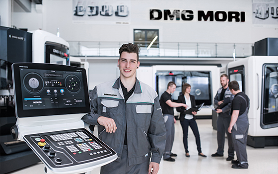 Young professionals at DMG MORI